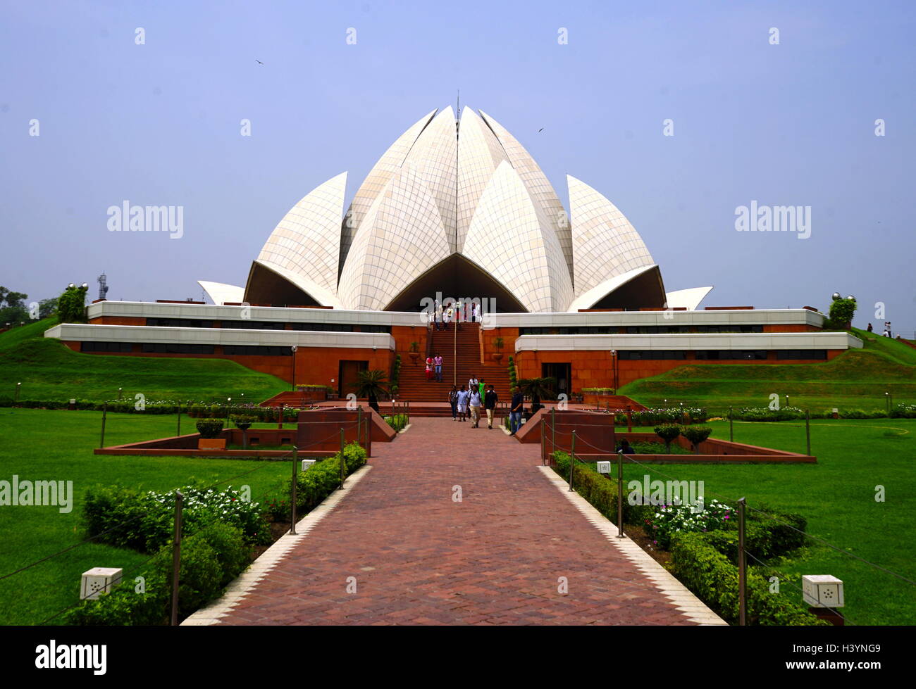 Exterior view of the Lotus Temple, a Baha'i House of Worship, in New ...