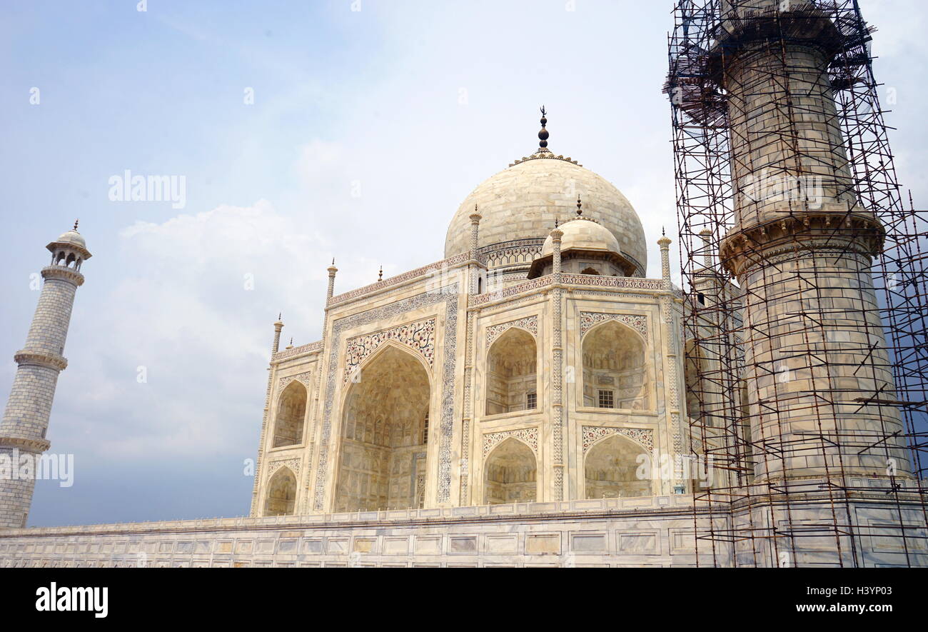 View of a mosque within the grounds of the Taj Mahal, an ivory-white ...