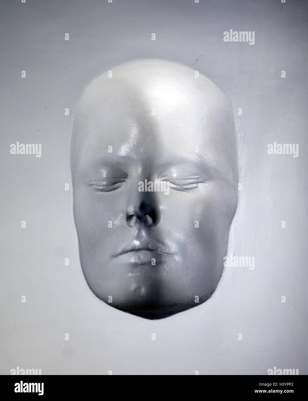 Cast of a female face. Dated 21st Century Stock Photo - Alamy