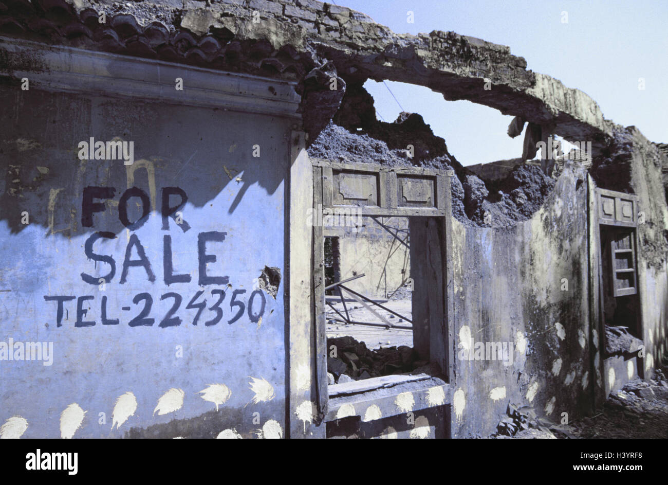 Condemned house hi-res stock photography and images - Alamy