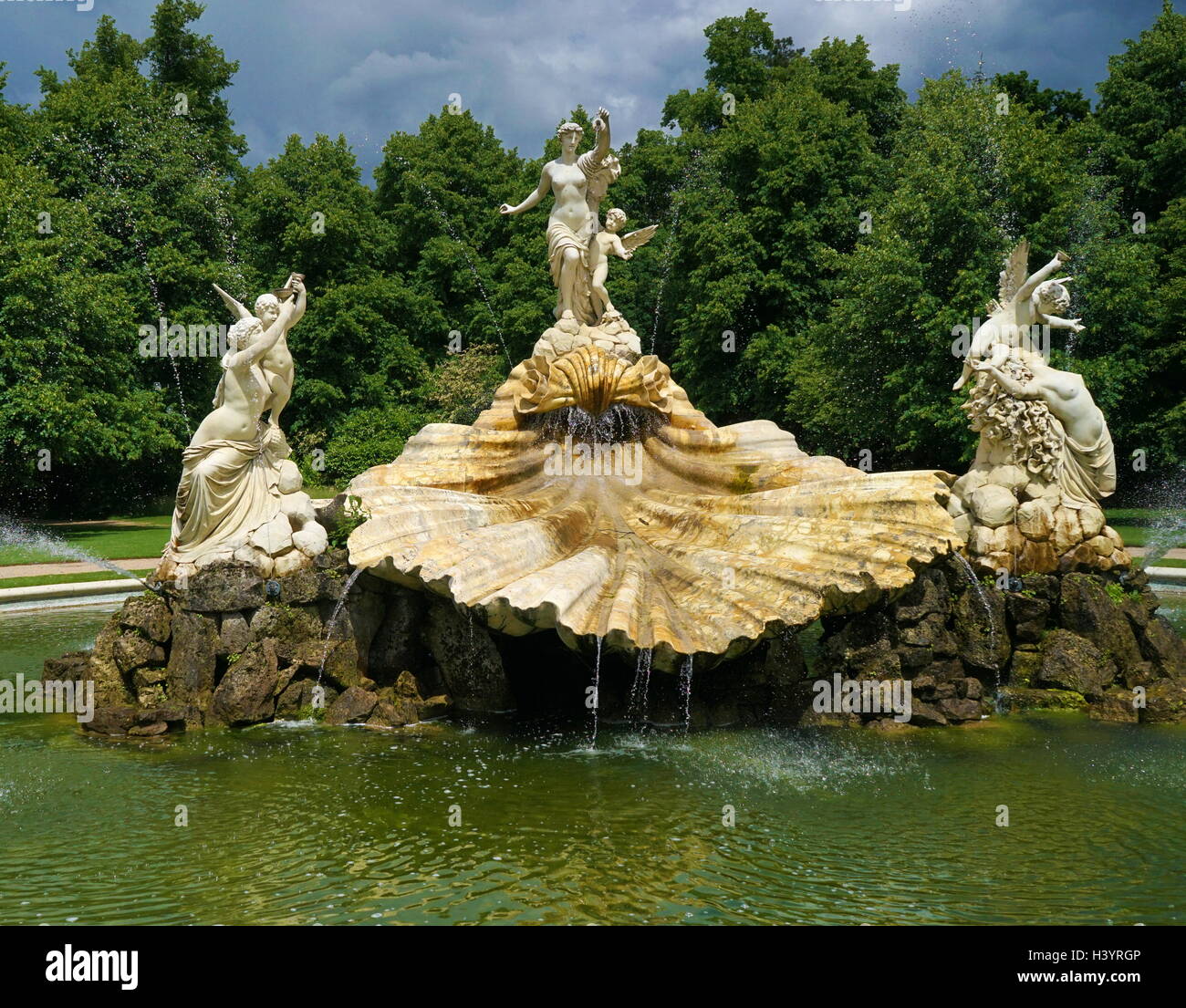 Nancy astor 1920s hi-res stock photography and images - Alamy