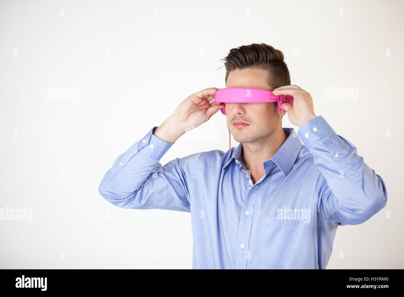 Man using virtual video glasses Stock Photo - Alamy