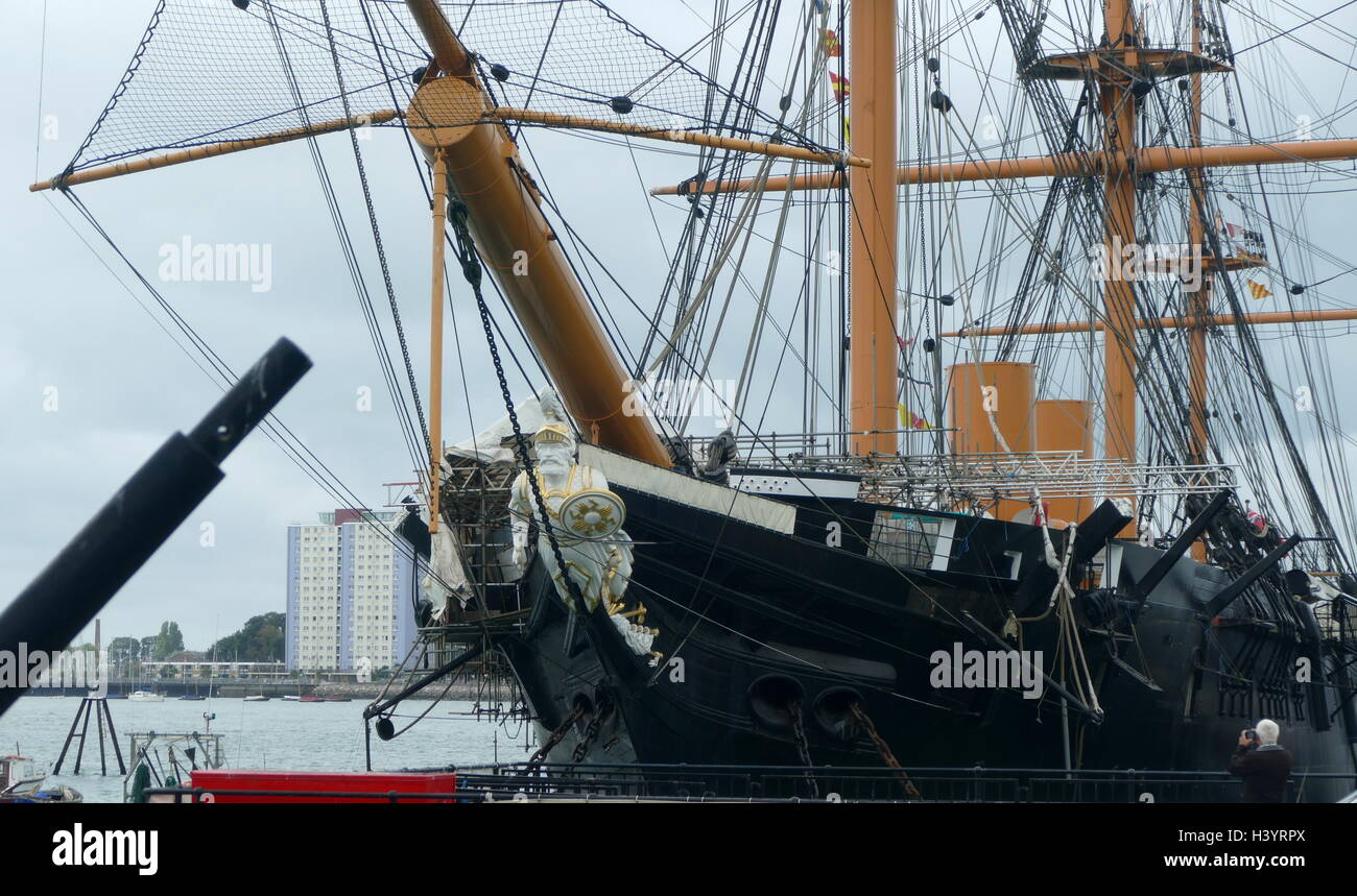 View of the HMS Warrior, a 40-gun steam-powered armoured frigate built ...
