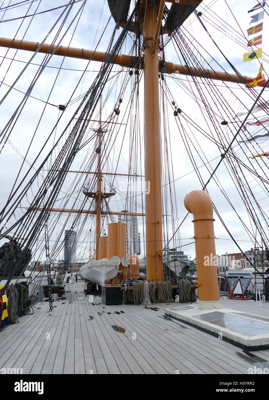 40 gun frigate hi-res stock photography and images - Alamy