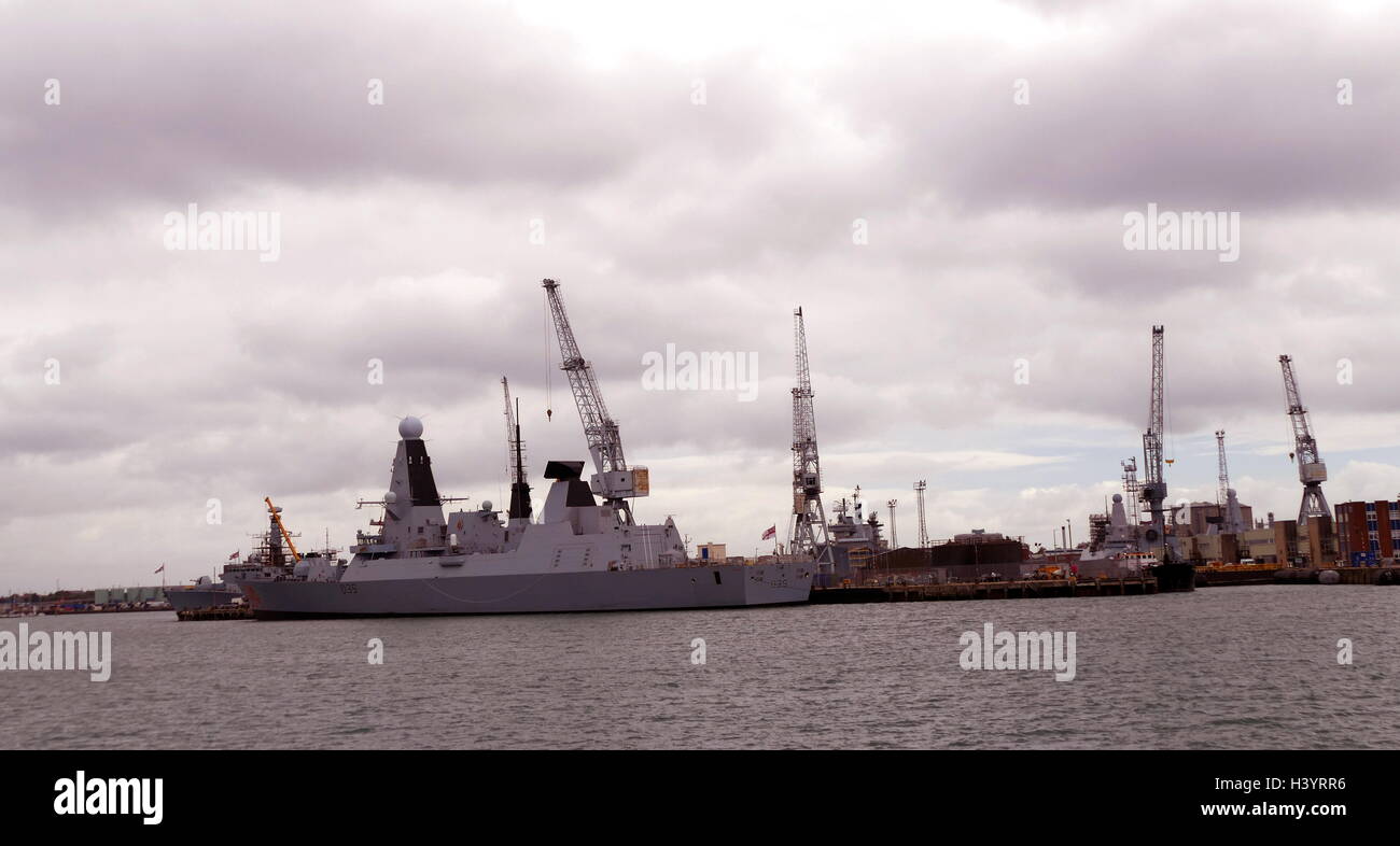 HMS Dragon a Type 45 destroyer, also known as the D or Daring class, is ...