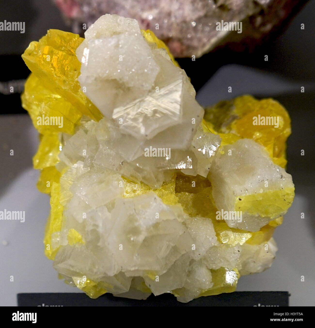 Sample of Sulfur, a chemical element. Dated 20th Century Stock Photo ...