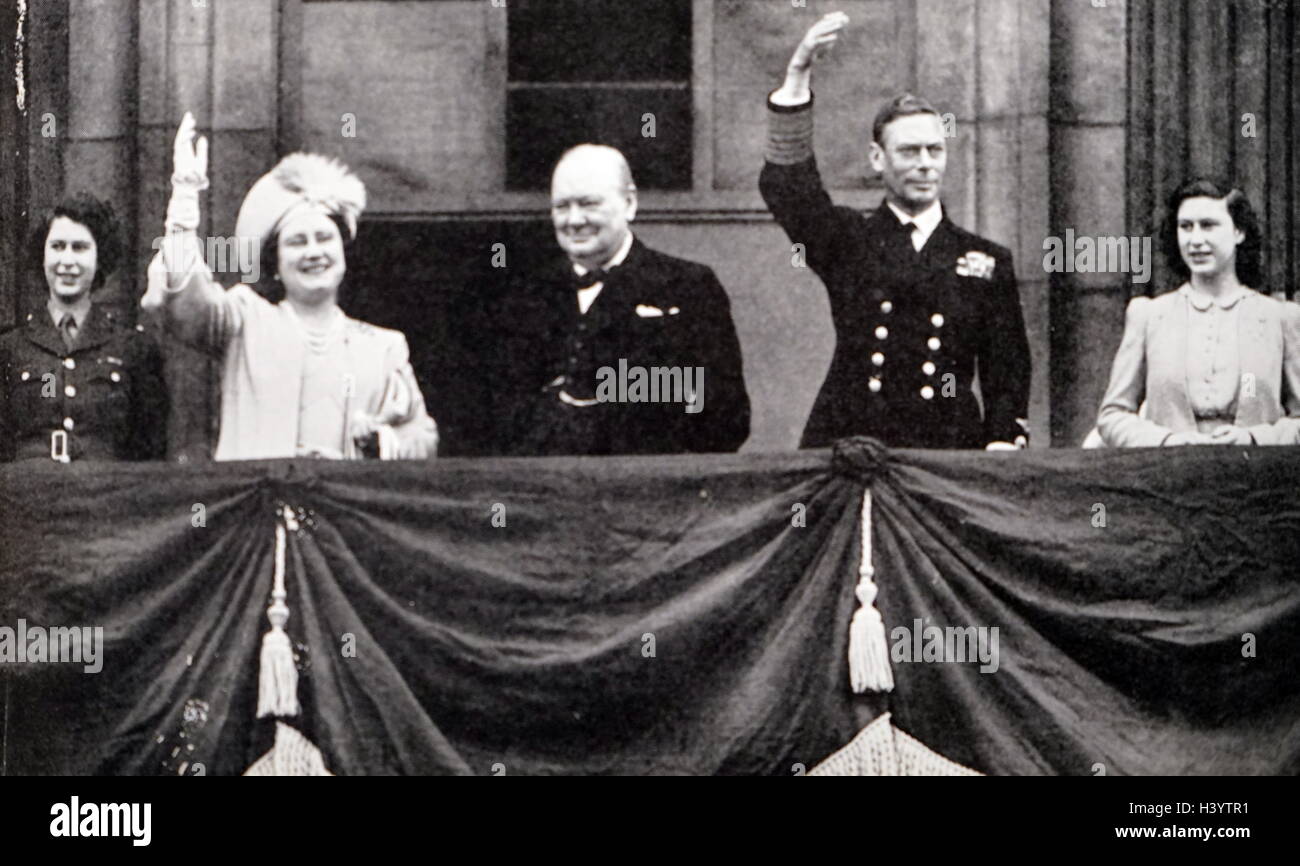 Photograph of King George VI (1895-1952), the Queen Mother (1900-2002 ...