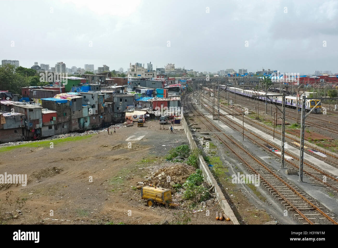 trains in india at Kurla station and kurla area of mumbai, Maharashtra ...