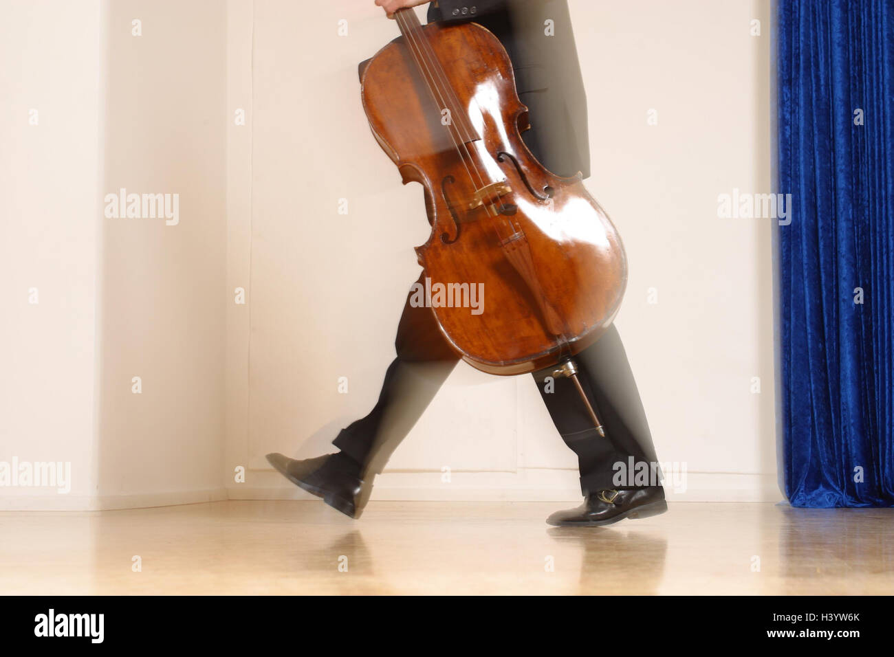 Hall, musician, cello carry, detail, side view, musicians, suit ...