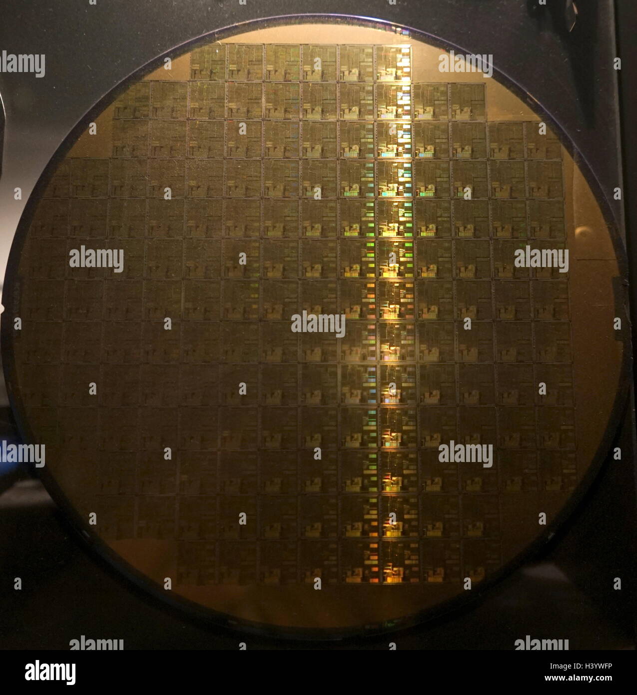 Electronic wafers hi-res stock photography and images - Alamy