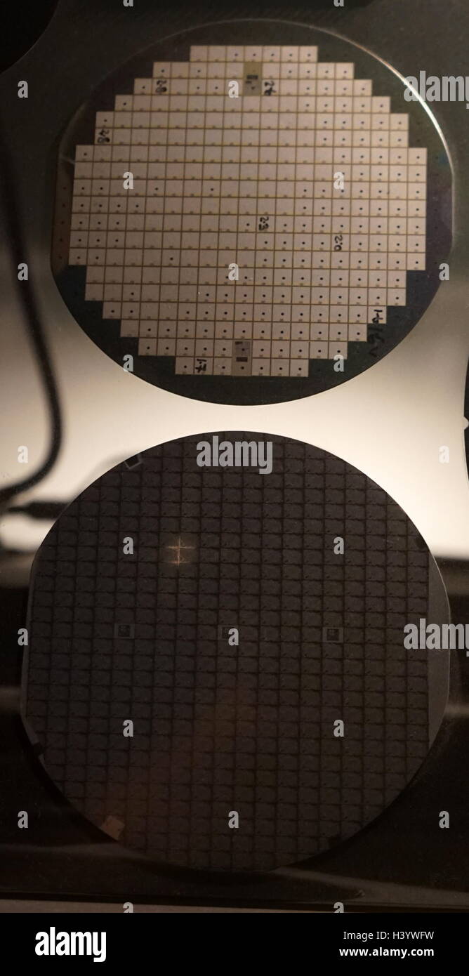 Electronic wafers hi-res stock photography and images - Alamy