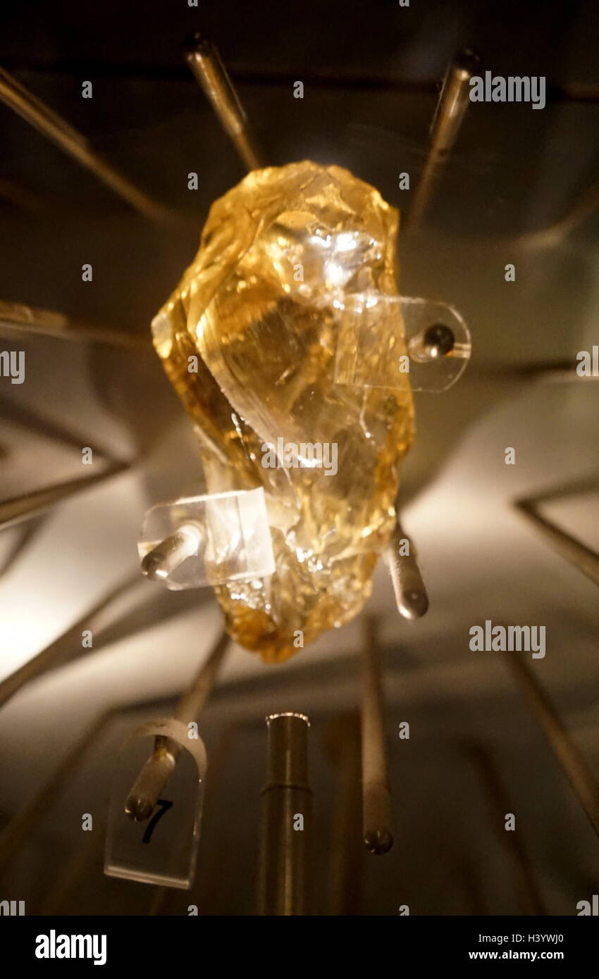 Sample of Obsidian, molten rock which cooled so rapidly the surface was ...