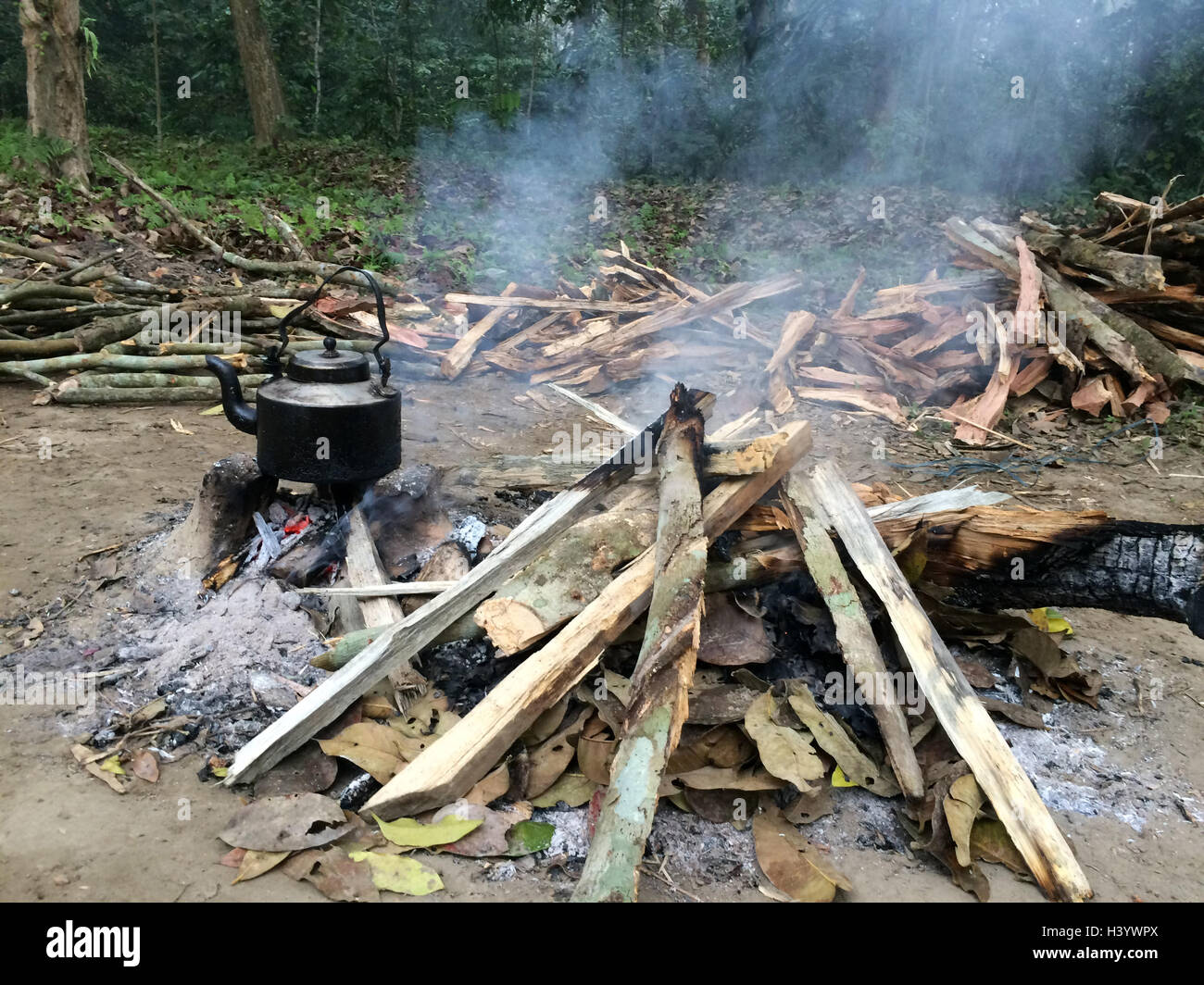 Kettle Boiling Fire High Resolution Stock Photography and Images - Alamy