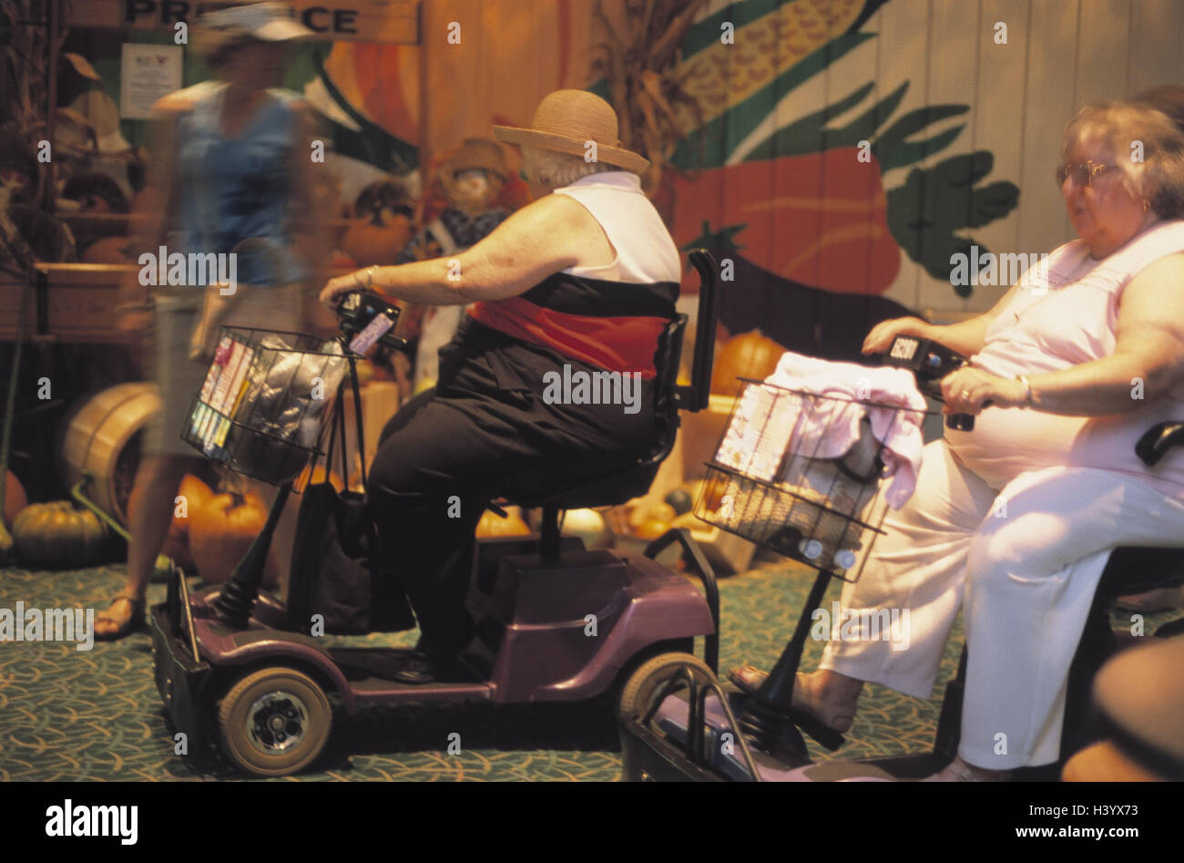 Overweight wheelchair hi-res stock photography and images - Alamy