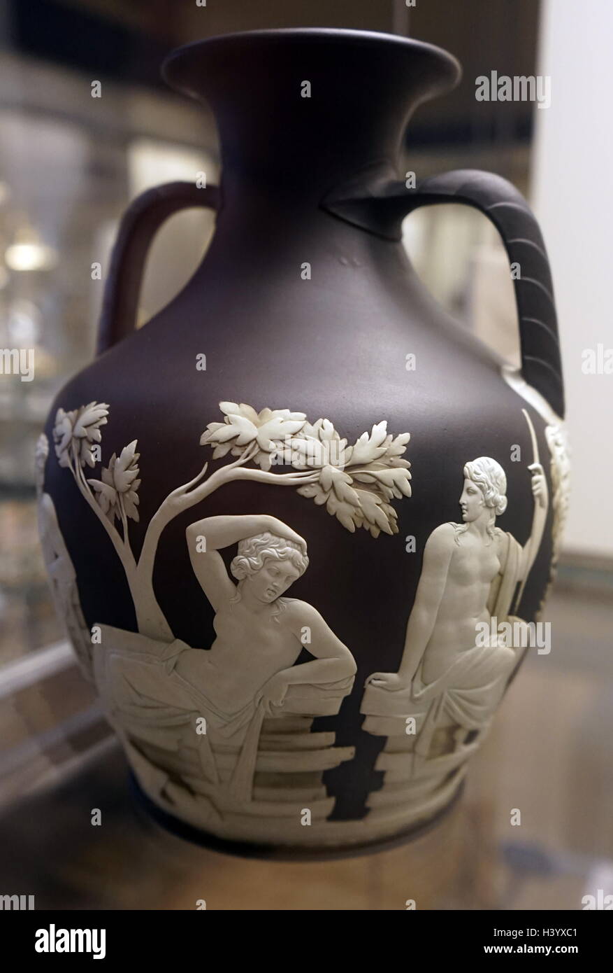 Portland Vase, a Roman cameo glass vase. Dated 1st Century Stock Photo ...