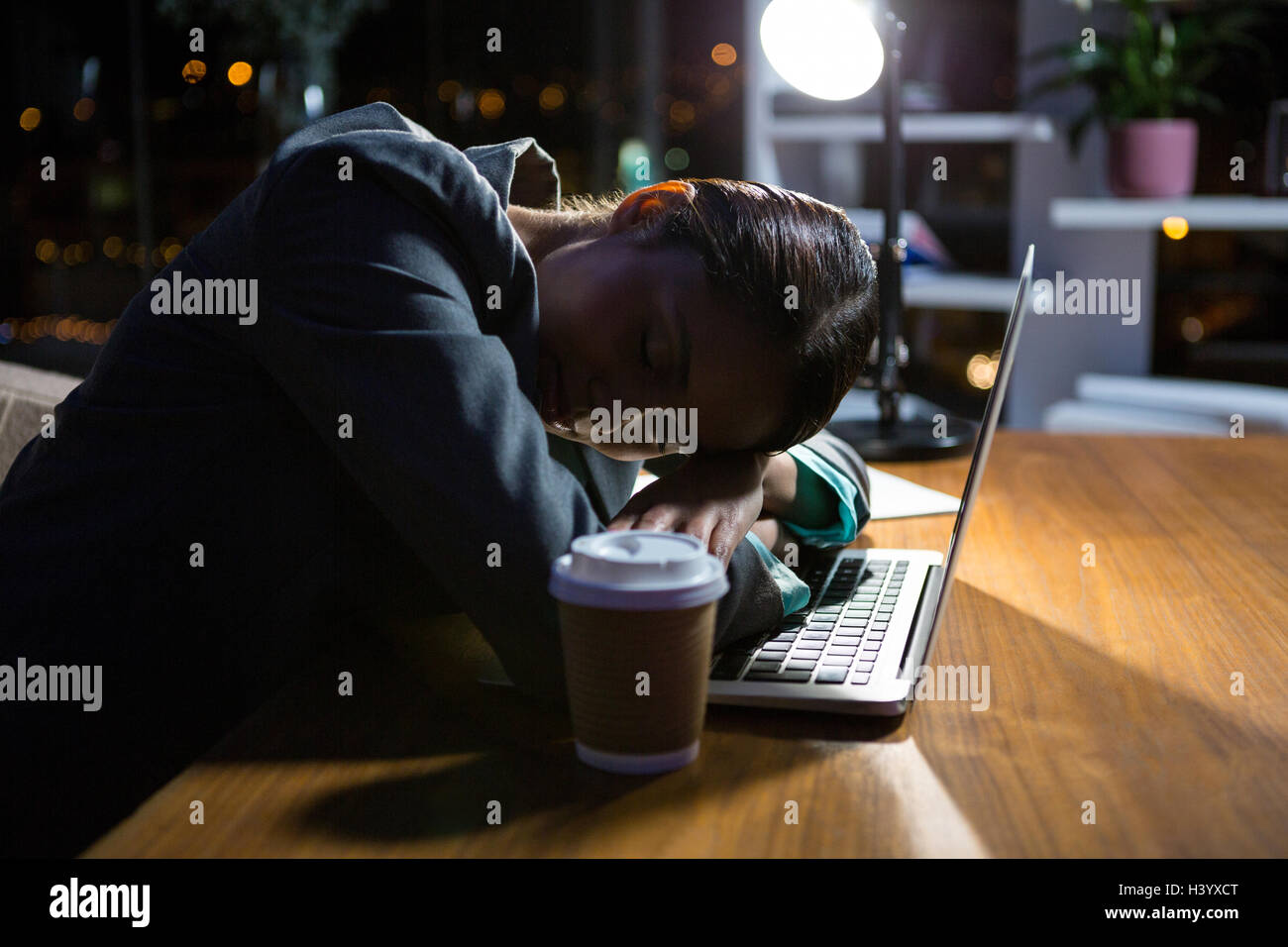 Working sleeping hi-res stock photography and images - Alamy