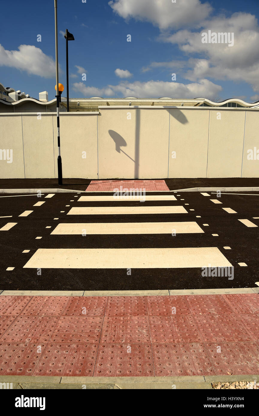 "zebra crossing" "pedestrian crossing" safe area for crossing a road ...