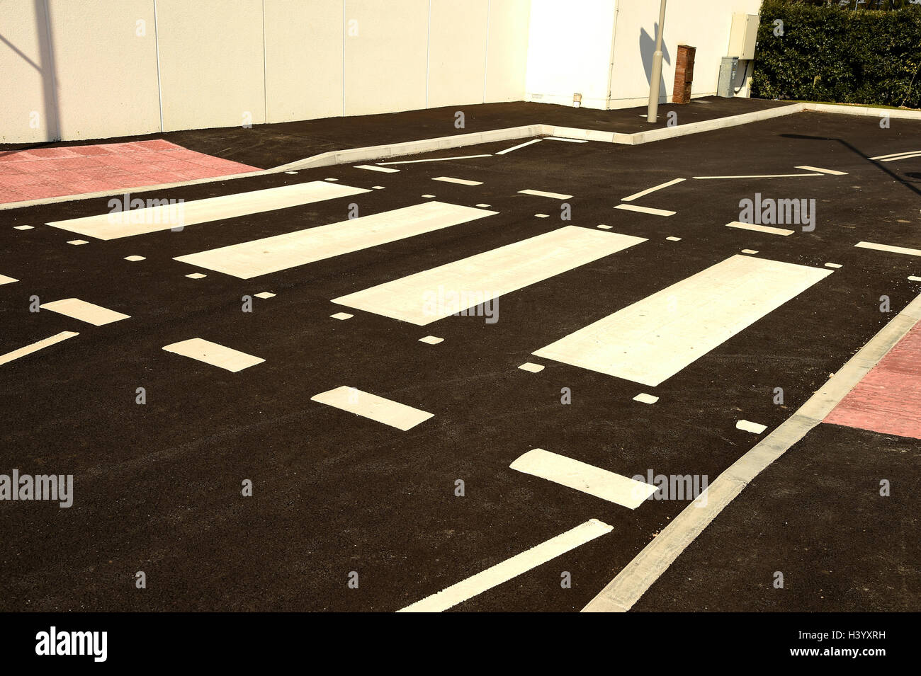 "zebra crossing" "pedestrian crossing" safe area for crossing a road ...