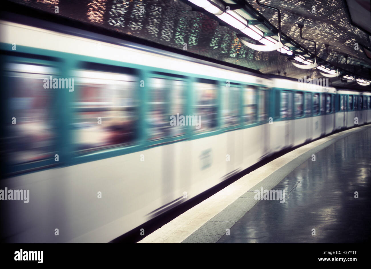 Underground distance train hi-res stock photography and images - Alamy