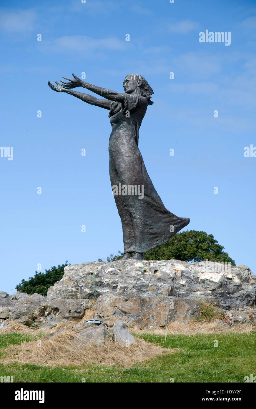 ROSSES POINT SCULPTURE REFLECTING THE AGE OLD ANGUISH OF SEAFARING ...