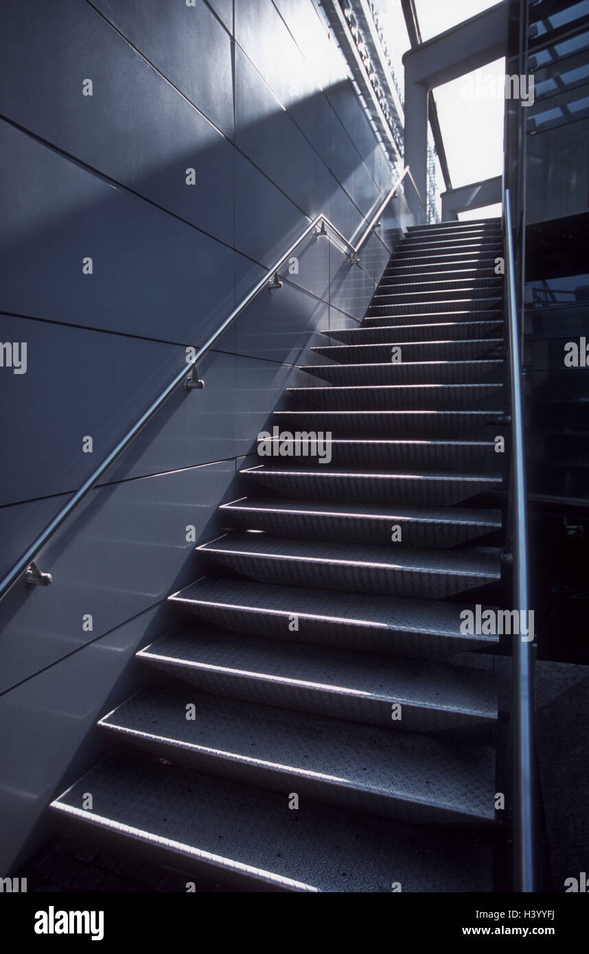 Germany, North Rhine-Westphalia, Dusseldorf, office building, detail ...