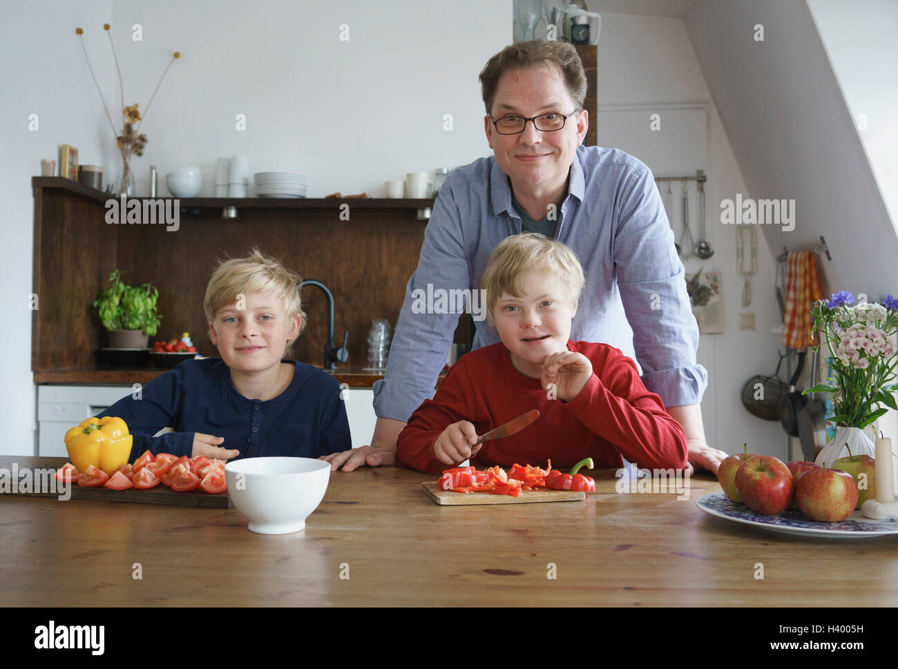 Father and son in kitchen hi-res stock photography and images - Alamy