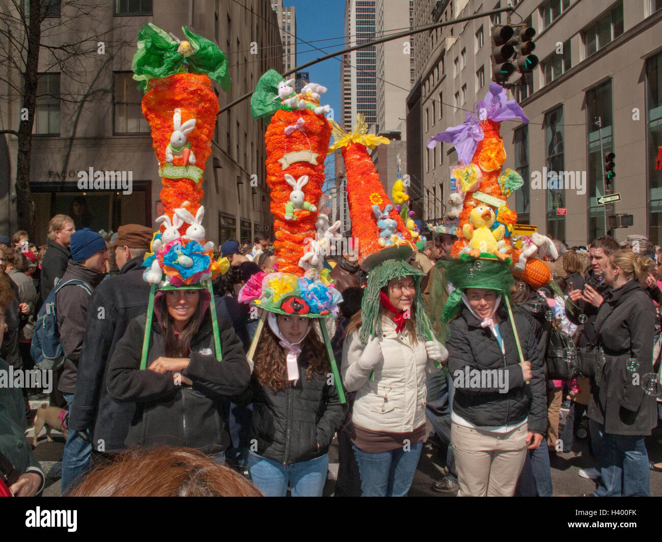 Easter parade fifth avenue hi-res stock photography and images - Alamy