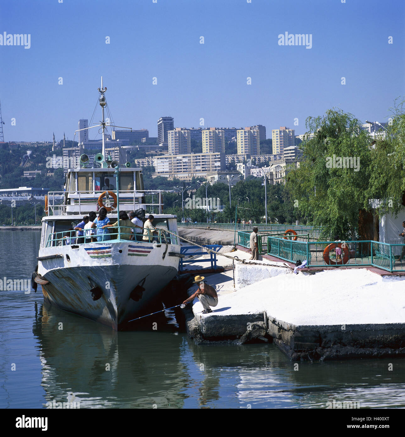 Azerbaijan, Baku, town view, lake, landing stage, excursion boat ...