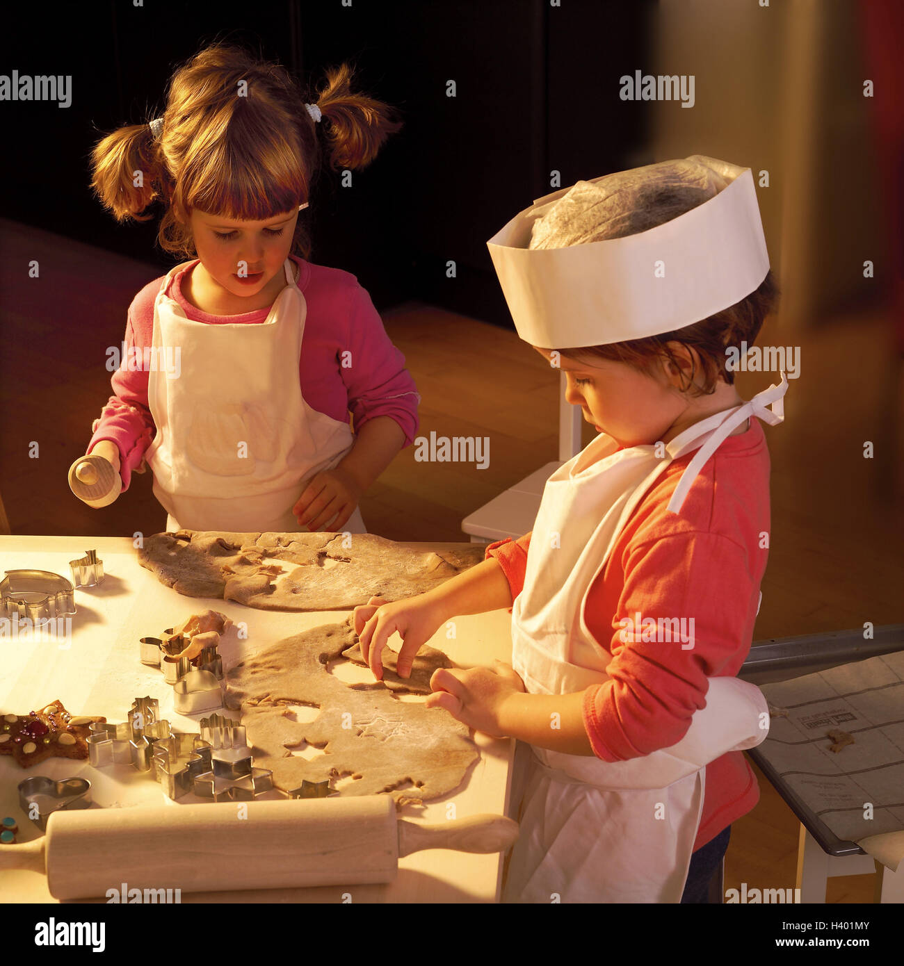 Girls bonnet cut out hi-res stock photography and images - Alamy