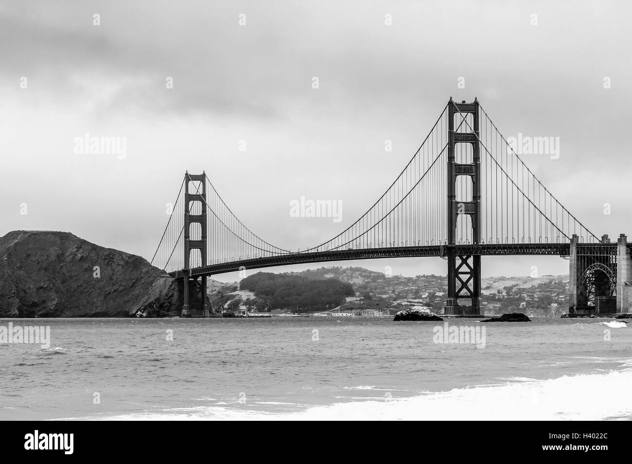Golden gate bridge over sea sky architecture Black and White Stock ...