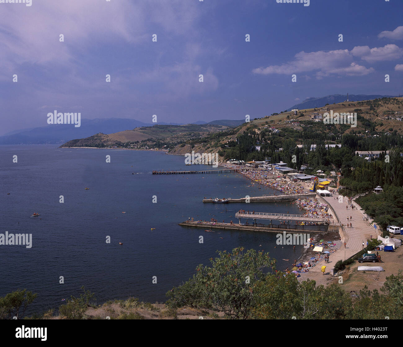 The Ukraine, peninsula the Crimea, close Sudak, beach view, bathers ...