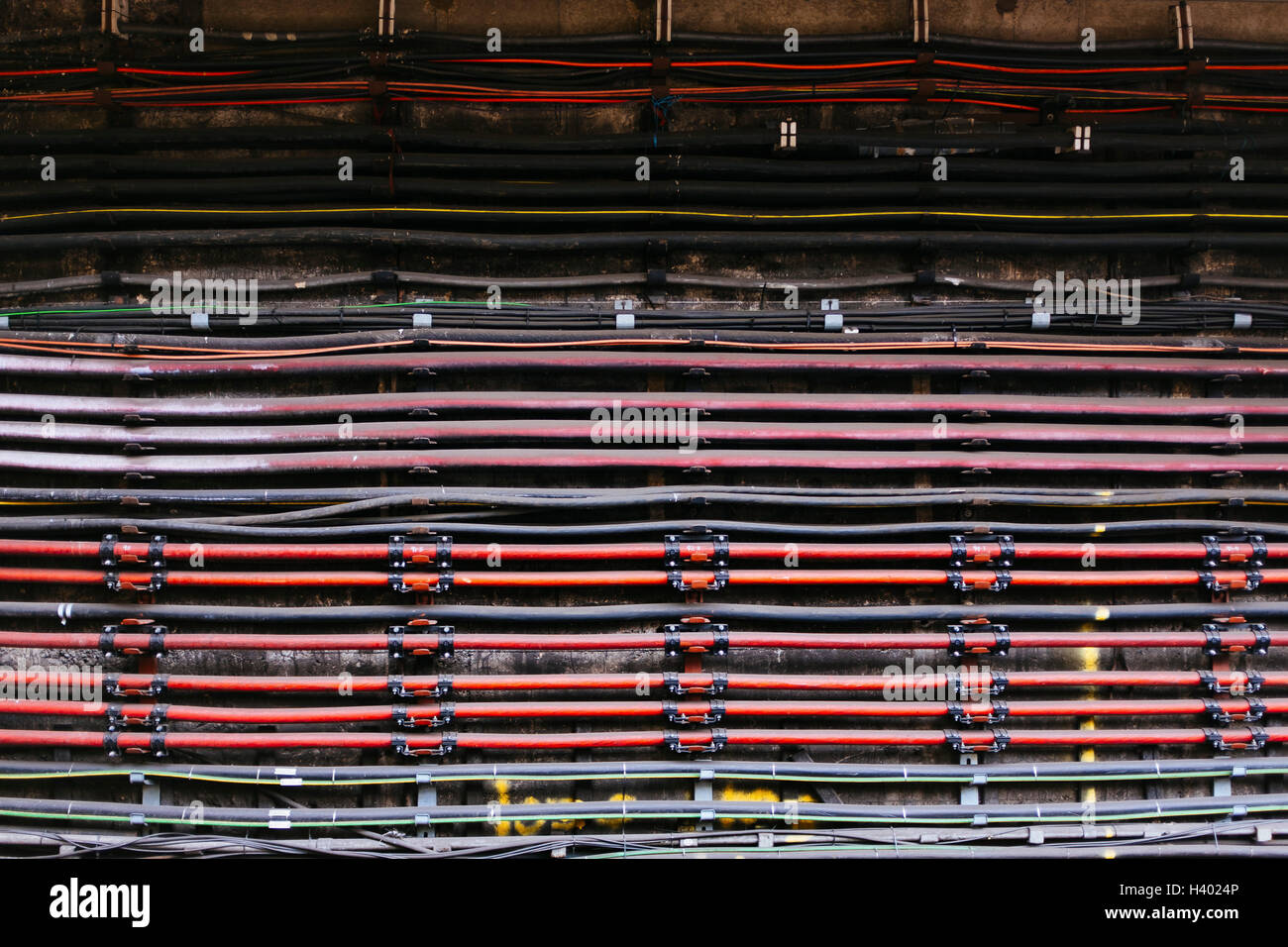 Old wall wire hi-res stock photography and images - Alamy
