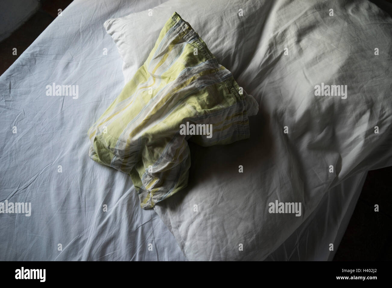 Crumpled sheet hi-res stock photography and images - Alamy
