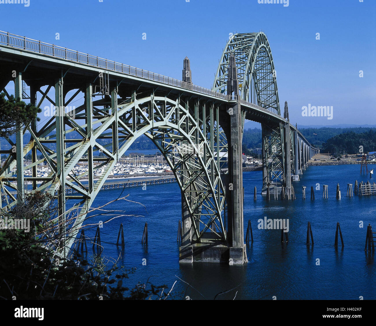 The USA, Oregon, Newport, Yaquina Bridge, Pacific coast, bridge, steel ...