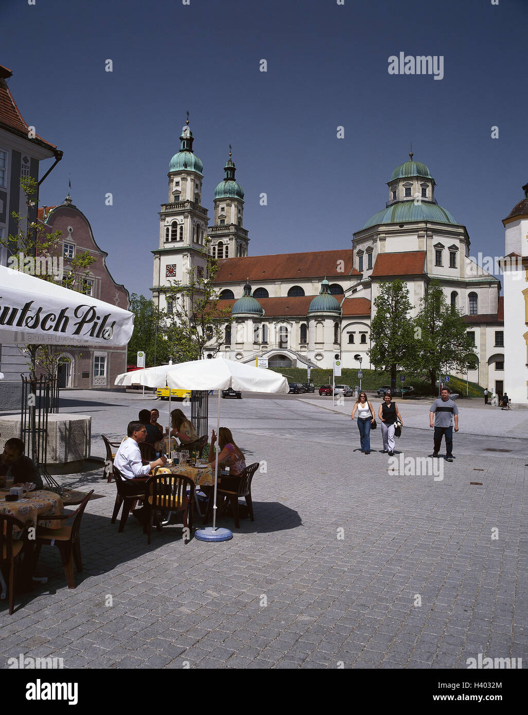 Germany, Allgäu, Kempten, basilica piece Lorenz, forecourt, street cafe ...