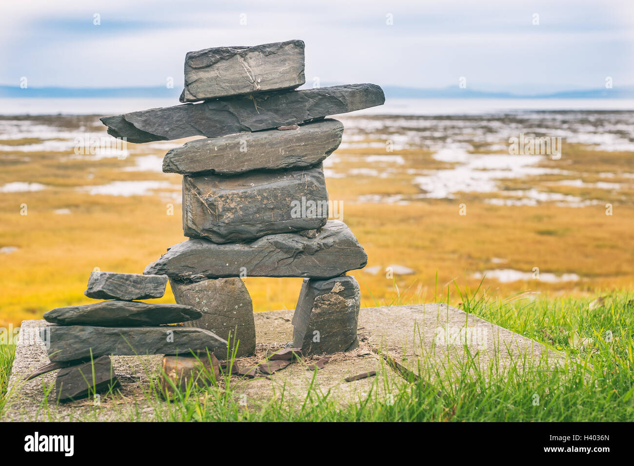 Stacked stone sculpture hi-res stock photography and images - Alamy