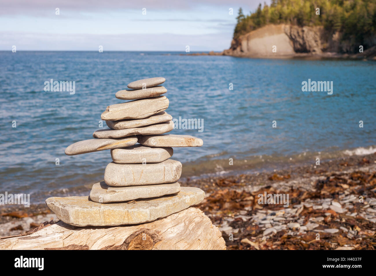 Stone stack beach hi-res stock photography and images - Alamy
