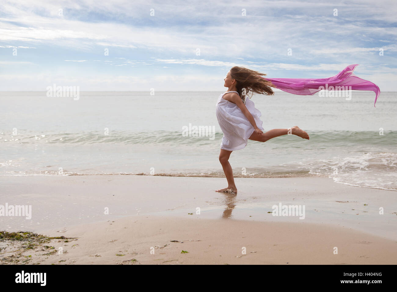 Sarong hi-res stock photography and images - Alamy