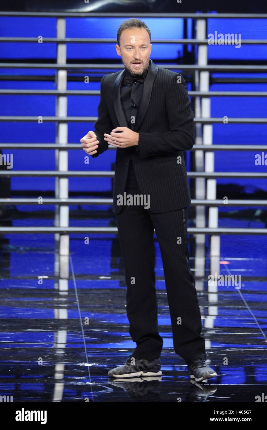 Miss italia pageant hi-res stock photography and images - Alamy