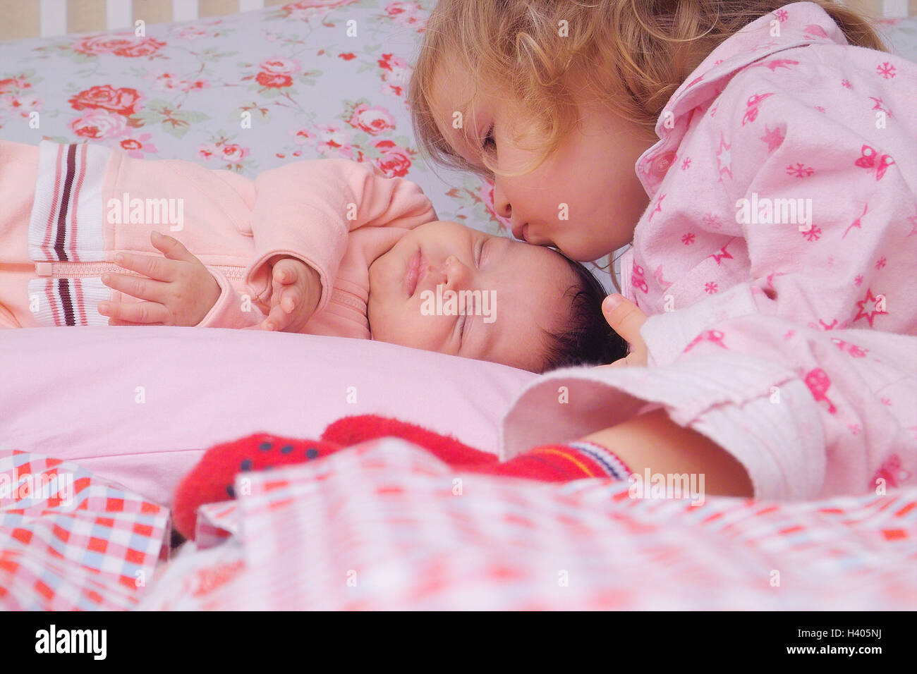 Children's rooms, bed, infant, sleep, kiss girl, kiss, room, cot ...