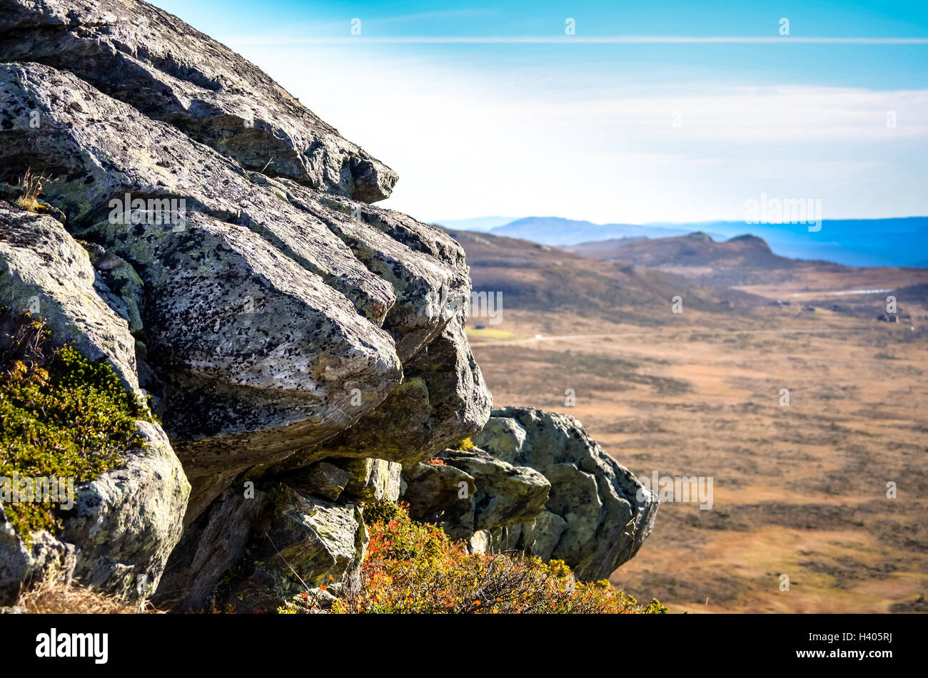 Edge of a mountain hi-res stock photography and images - Alamy