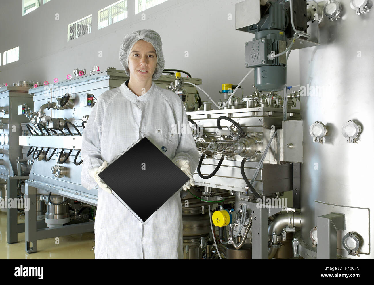 Clean room, worker, protective clothing, C sharp solar cell, detail ...