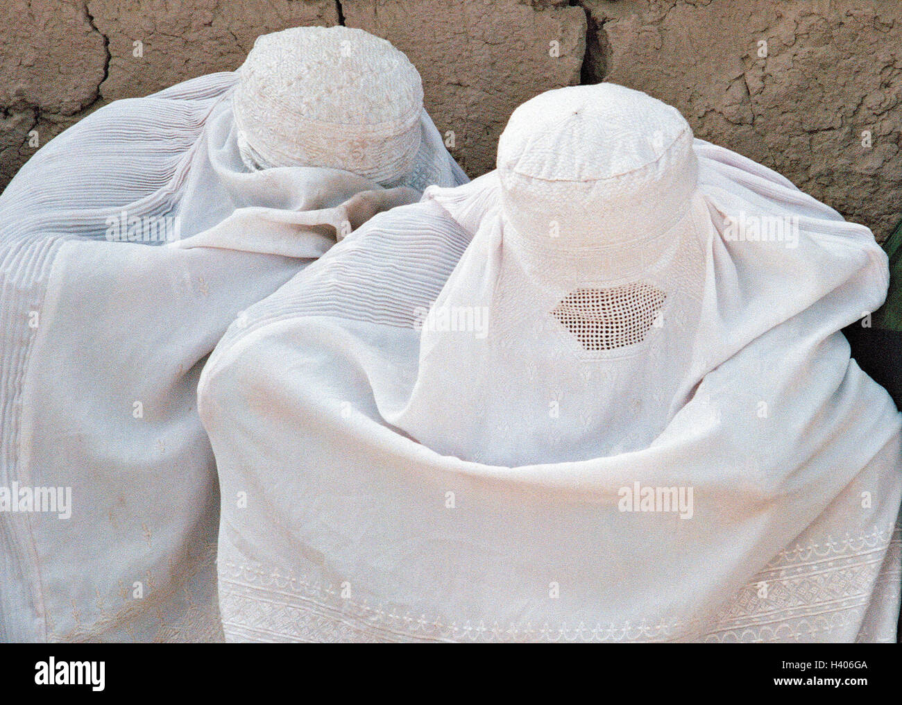 White chador hi-res stock photography and images - Alamy