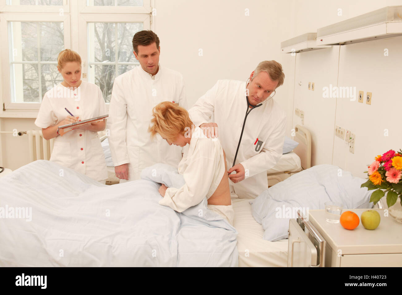 Ward round hospital nurse hi-res stock photography and images - Alamy