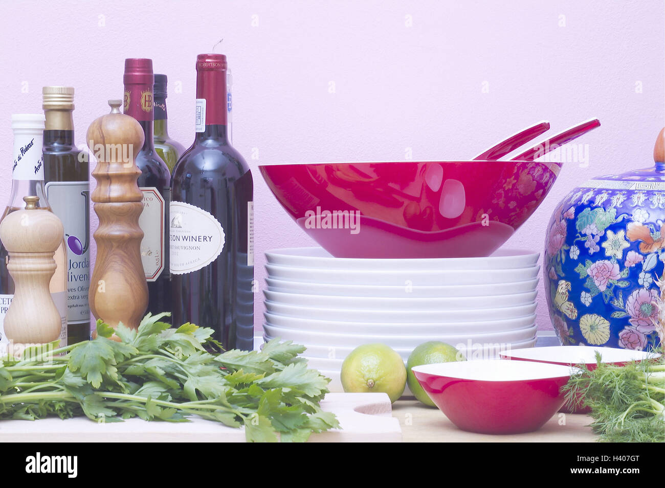 Cuisine, plate batch, salad bowl, fruits, spices, Bottles, detail ...