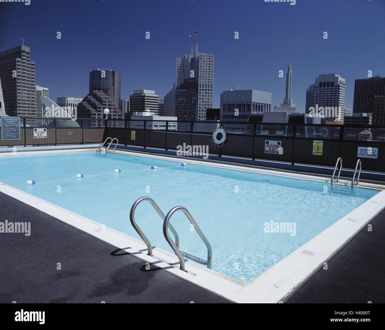 The USA, San Francisco, town view, hotel, "Holiday Inn", swimming pool ...