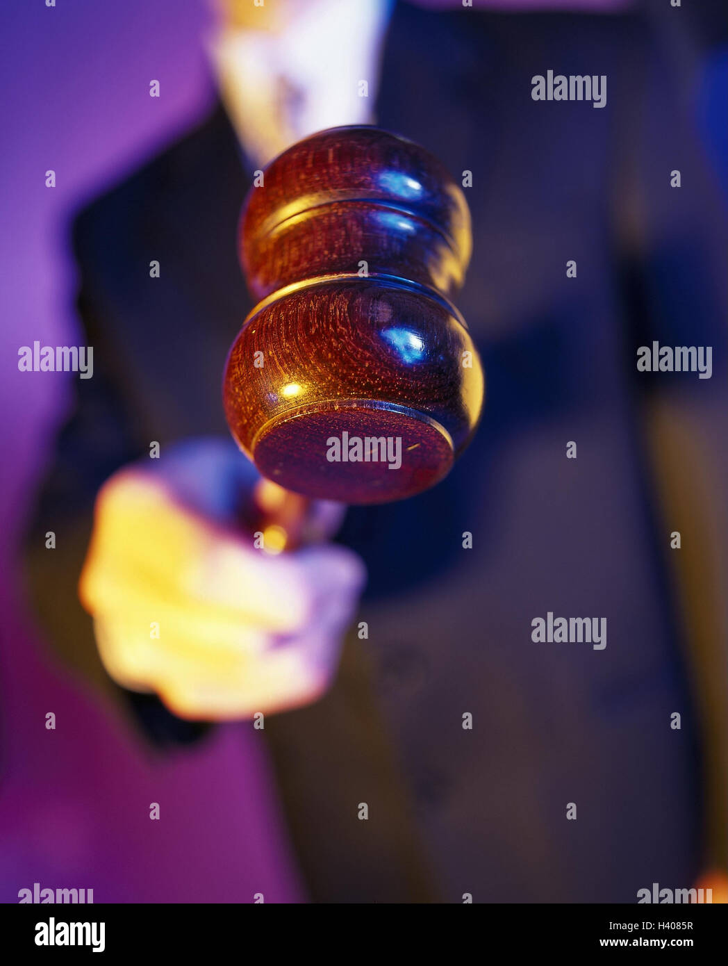 Auctioneer mallet hi-res stock photography and images - Alamy