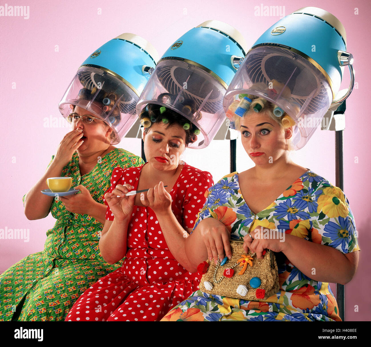 Three women hairdressing salon hi-res stock photography and images - Alamy