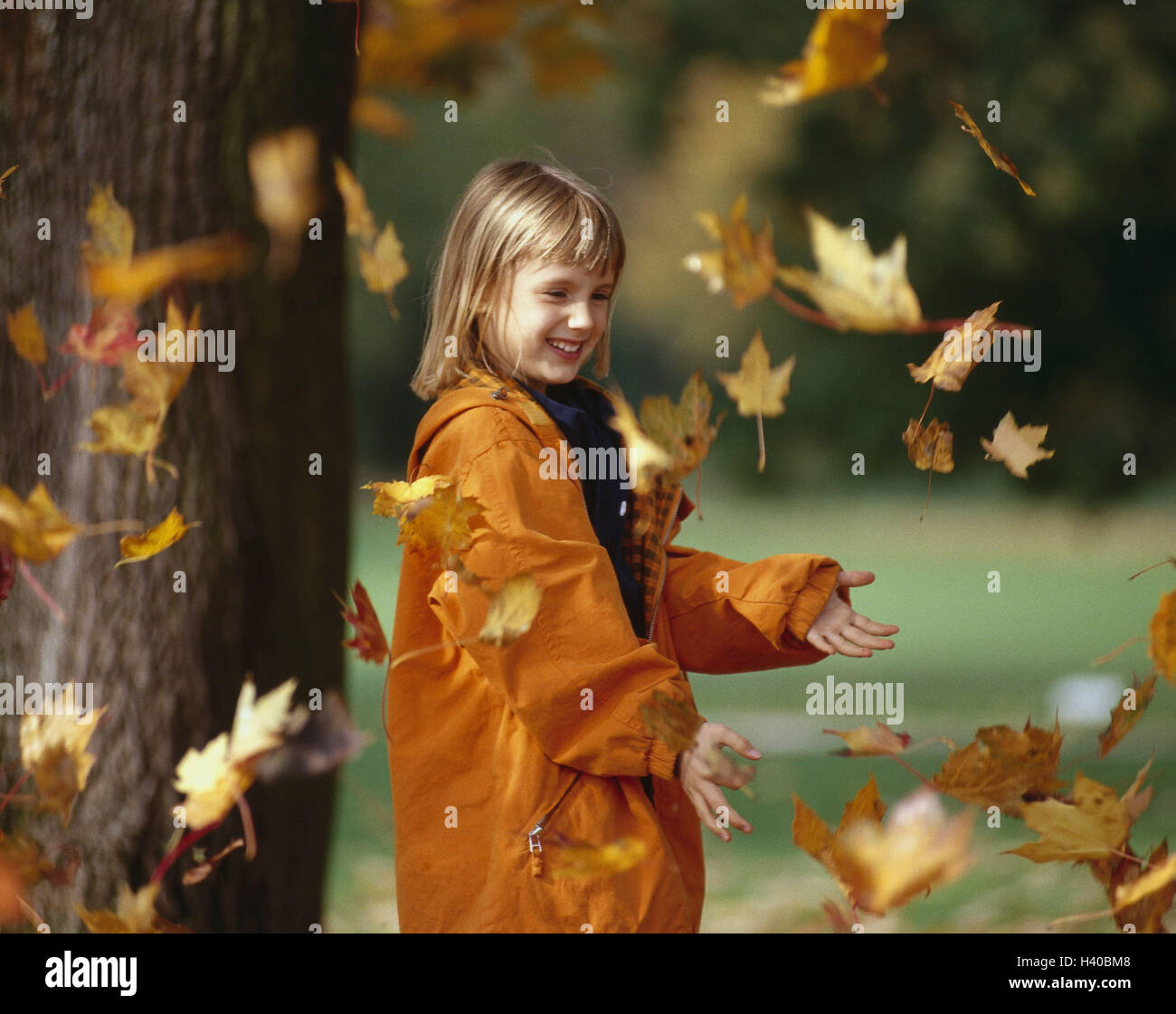 Park, girl, autumn foliage, happy, leaves, play, trap, child, seasons ...