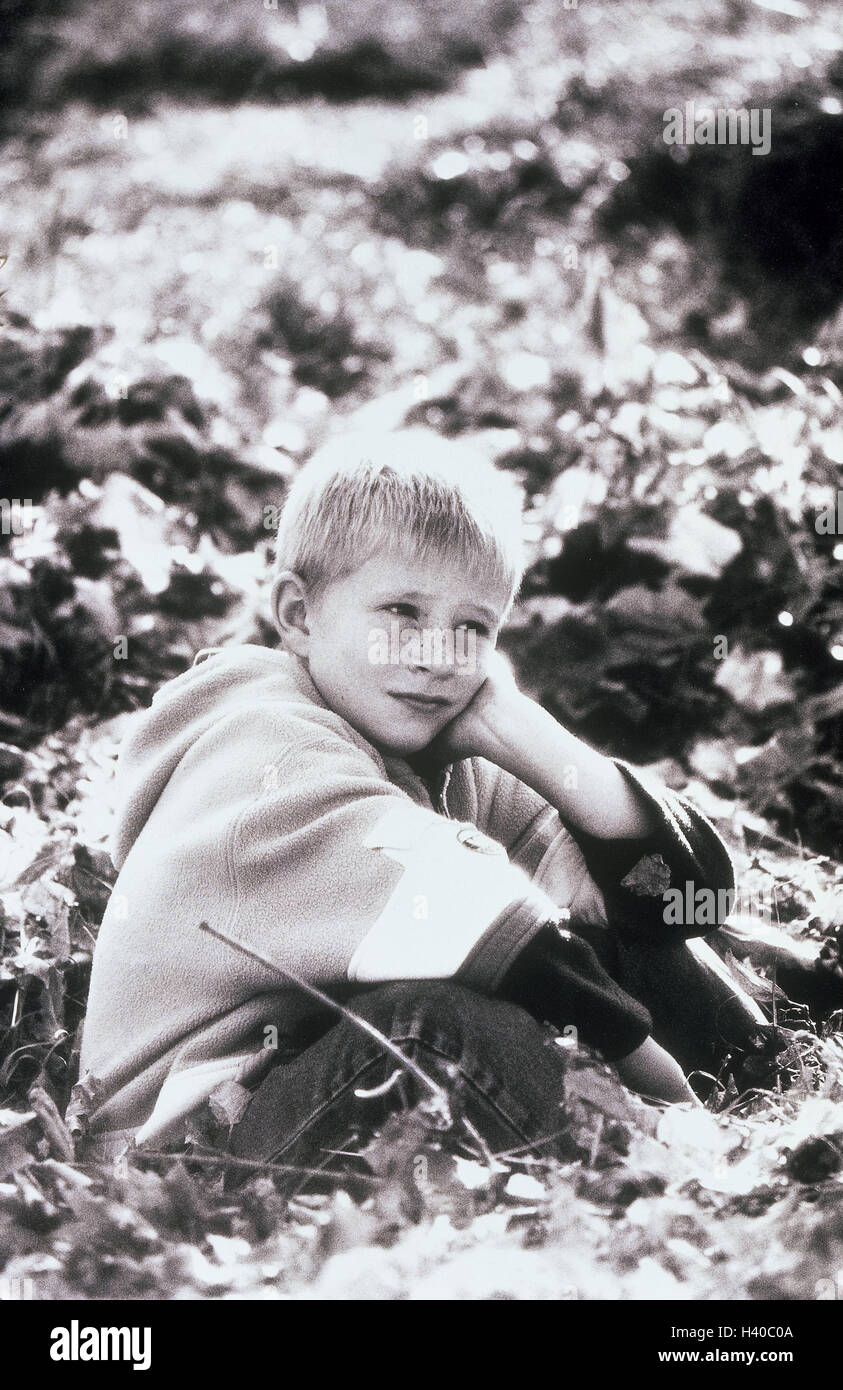 Loner child hi-res stock photography and images - Alamy